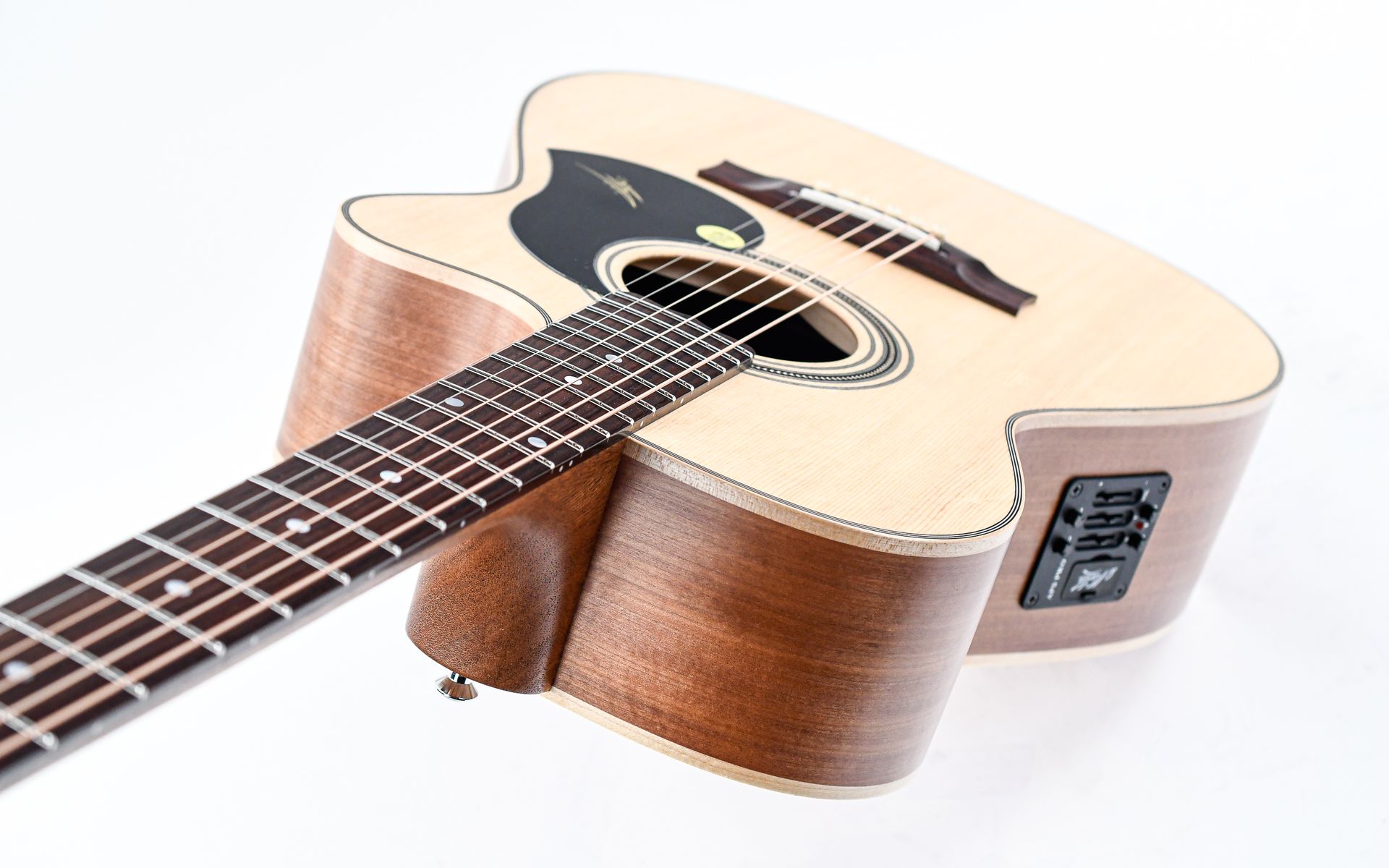 Maton EBG808C Signature Joe Robinson | The Fellowship of Acoustics